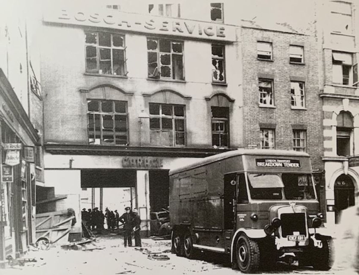 Firefighters and police commemorate Auxiliary Fire Service personnel at ...